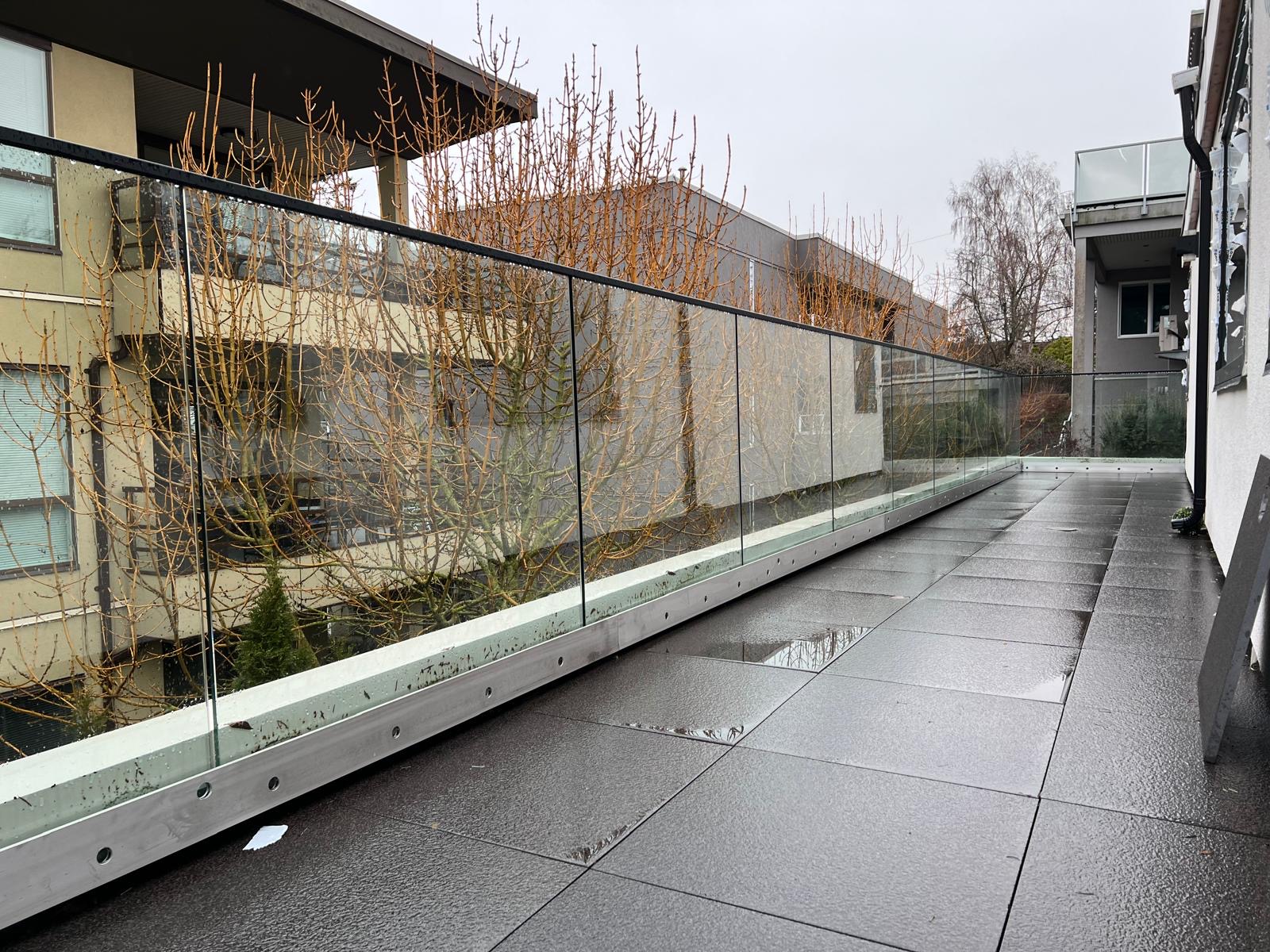 Glass Railing Systems Modern & Durable Glass Railings for Homes and ...